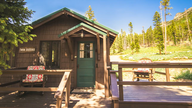 Twin Sisters Luxury Cabin | Wind River Ranch